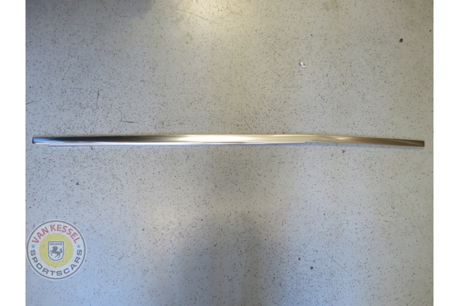 Sierlijst op deur coupe blinkend aluminium 911 65-77 links